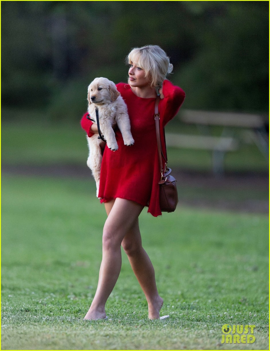 Sabrina Carpenter Spotted With Adorable New Puppy During Park Day in L.A.: Photo 5162446 ...