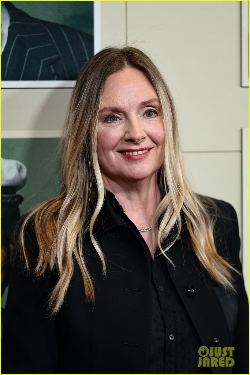 Scarlett Johansson Joins Newcomer Mia Threapleton at Star-Studded 'Phoenician Scheme' Premiere ...