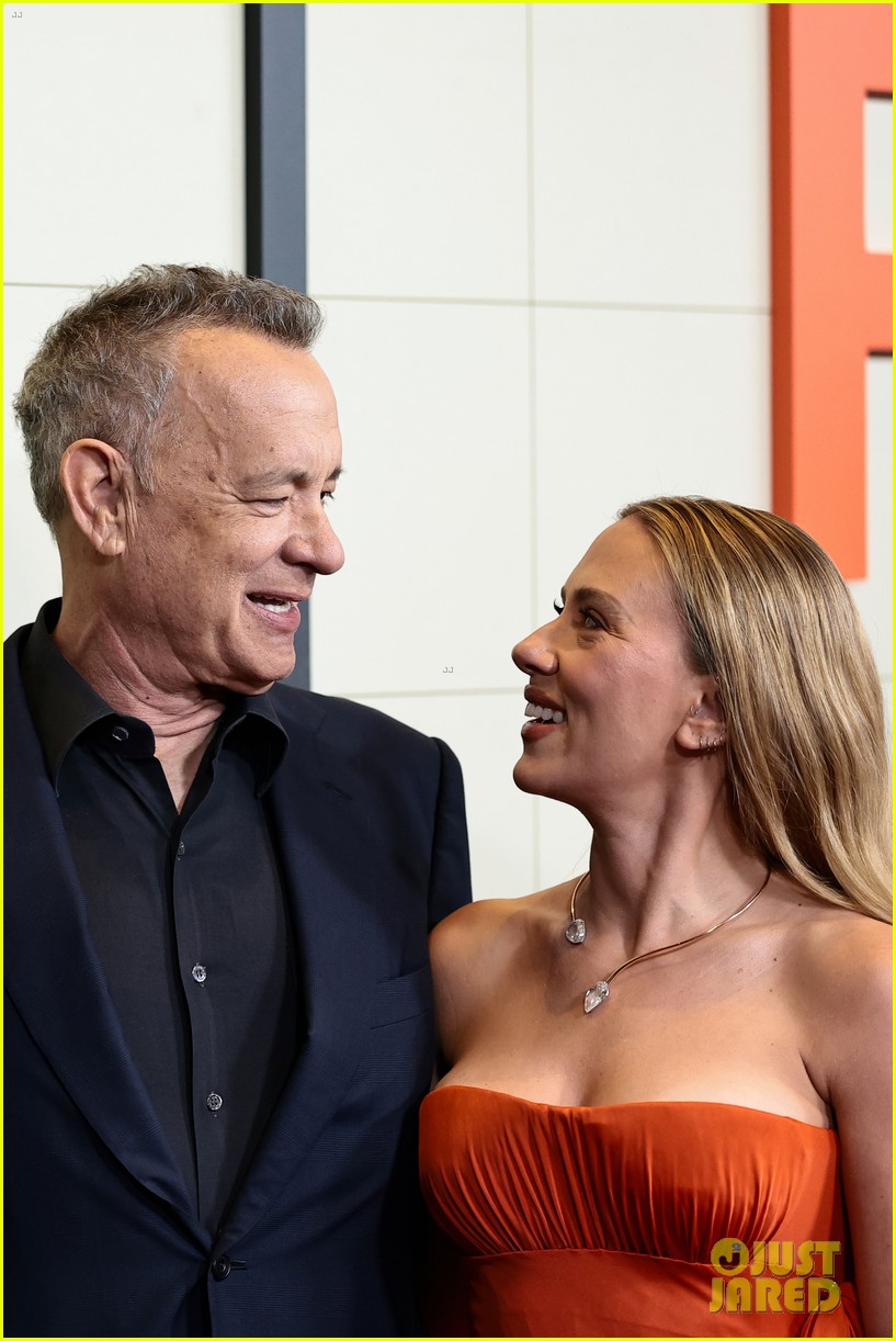 Scarlett Johansson Joins Newcomer Mia Threapleton at Star-Studded 'Phoenician Scheme' Premiere ...