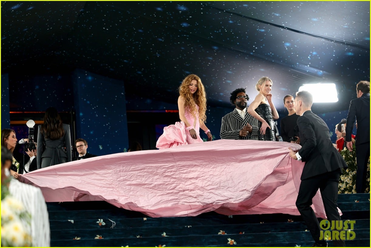 Shakira Stuns in a Pink Prabal Gurung Gown With a Massive Train at Met ...