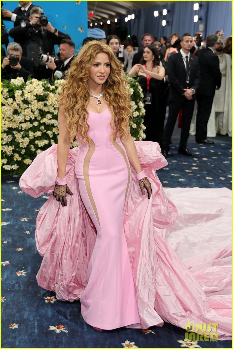 Shakira Stuns in a Pink Prabal Gurung Gown With a Massive Train at Met ...