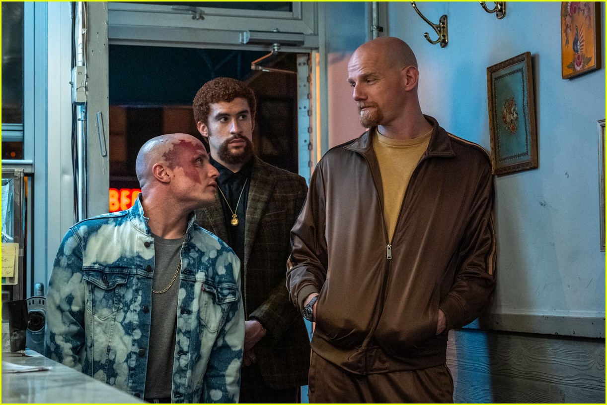 Austin Butler & Zoe Kravitz Heat Up 'Caught Stealing' Trailer - Watch ...