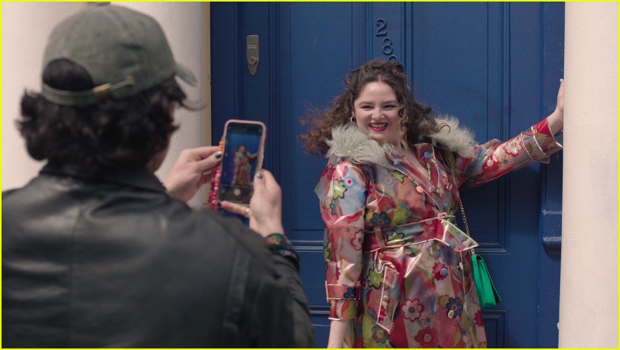 Lena Dunham Netflix Show 'Too Much' First Look & Cast - Meg Stalter ...