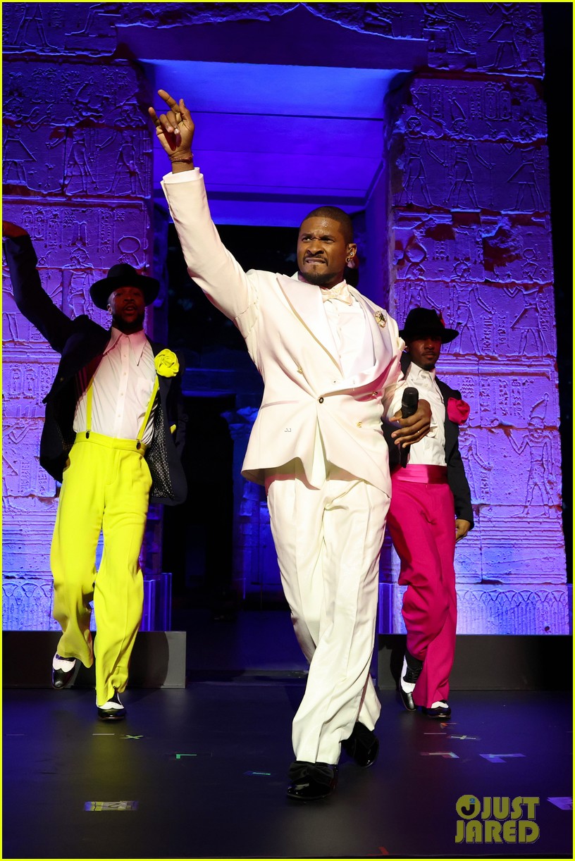 Usher Makes Rare Appearance with Wife Jenn at Met Gala 2025, Gives ...
