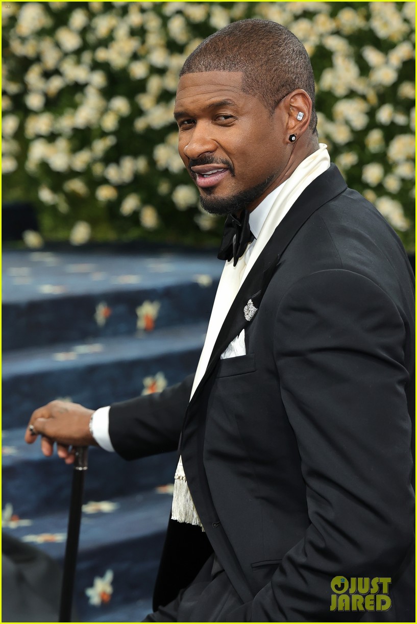 Usher Makes Rare Appearance with Wife Jenn at Met Gala 2025, Gives ...