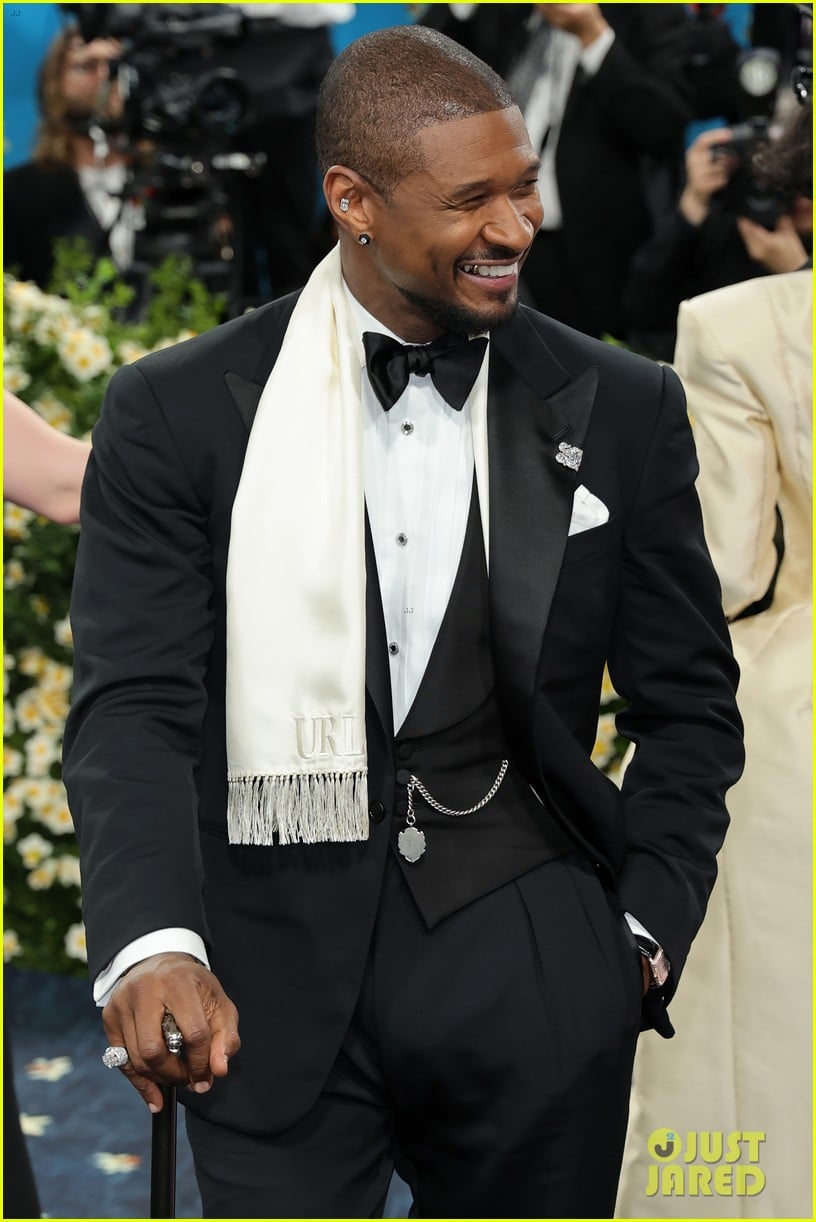 Usher Makes Rare Appearance with Wife Jenn at Met Gala 2025, Gives ...