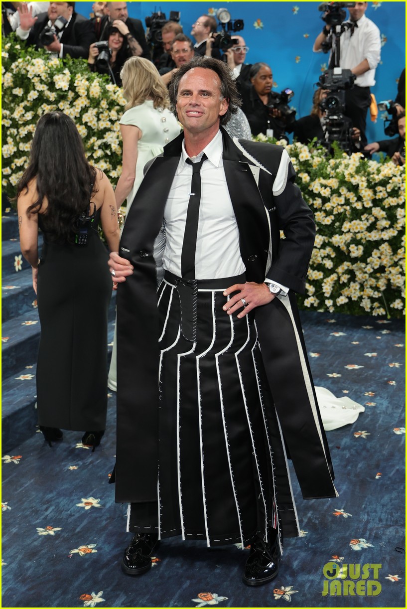 Walton Goggins Rocks Thom Browne Skirt to Met Gala 2025: Photo 5153383 | Photos | Just Jared ...