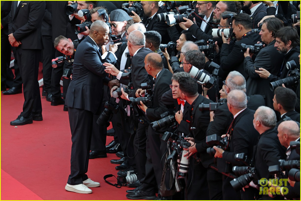 Here's What Denzel Washington Said to Photographer During Red Carpet ...