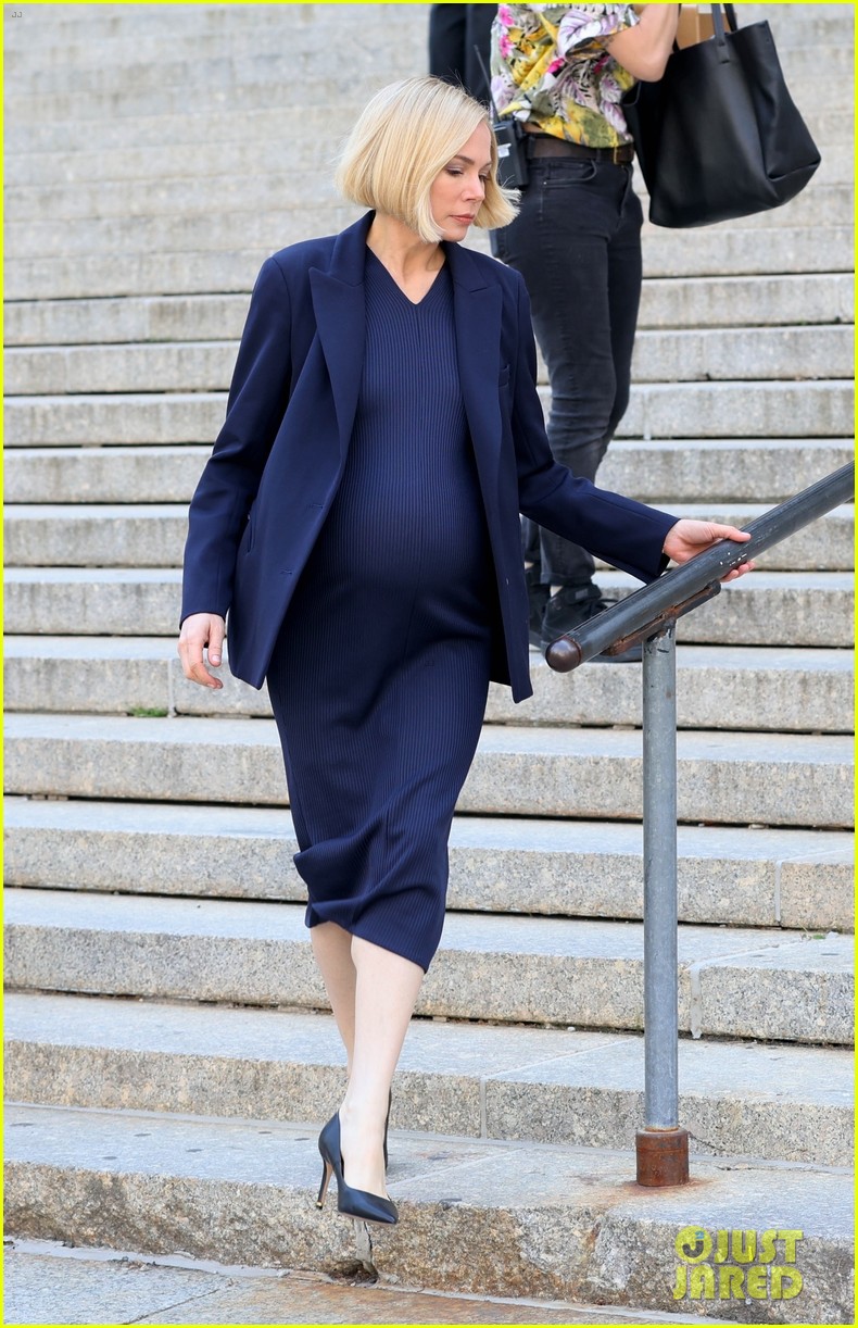 Michelle Williams Sports Fake Baby Bump While Filming 'A Place in Hell' in NYC: Photo 5156809 ...