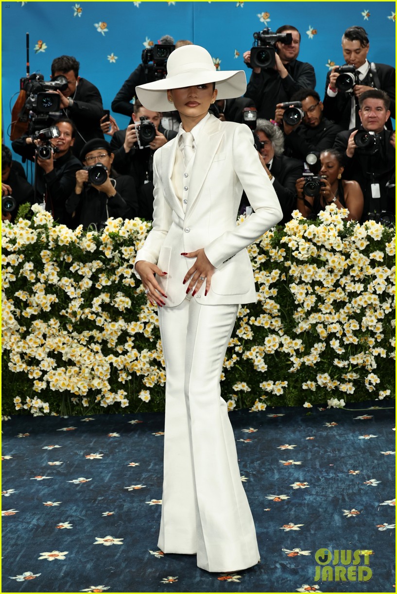 Anna Sawai Speaks Out About Twinning with Zendaya at Met Gala: 'Please ...