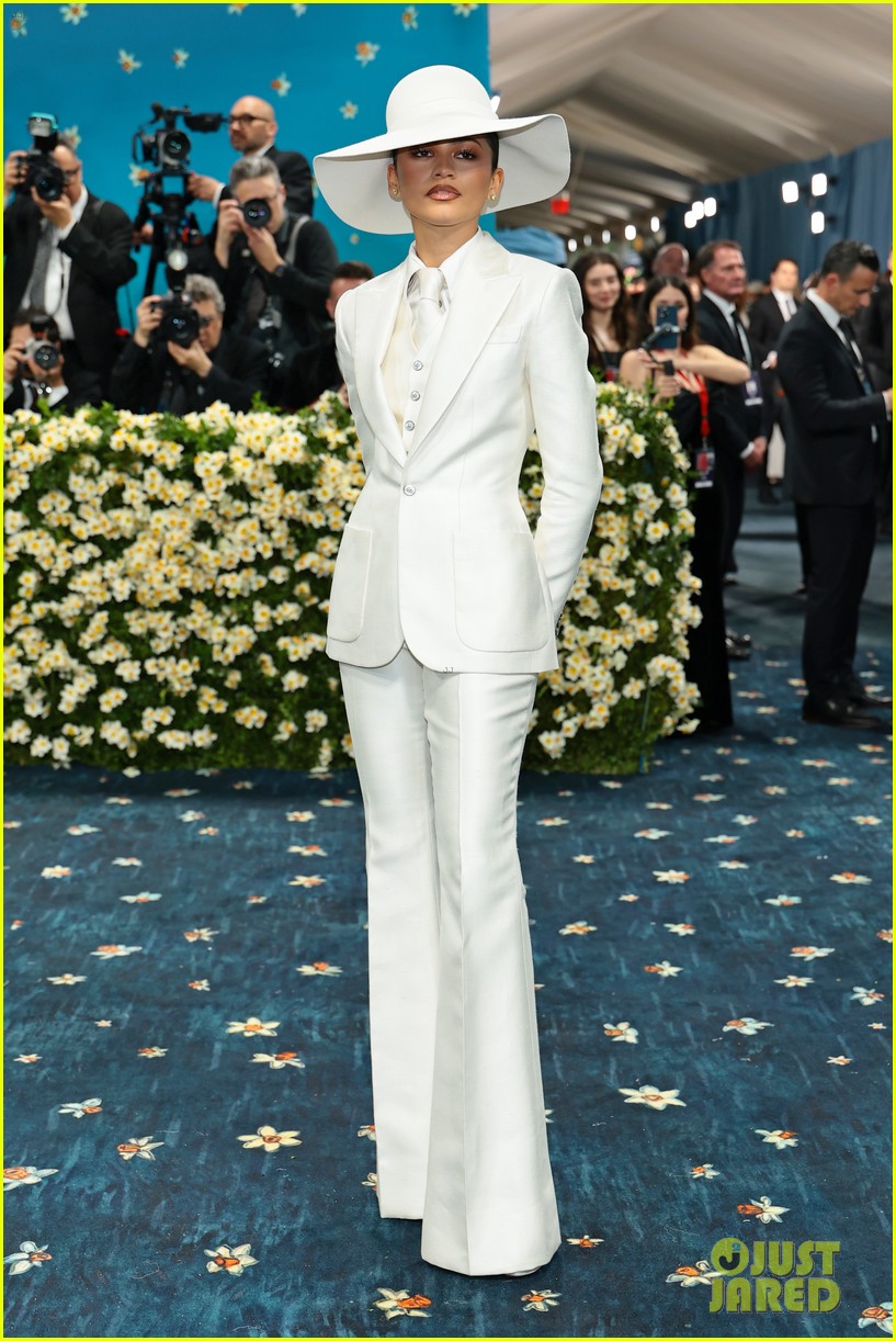 Anna Sawai Speaks Out About Twinning with Zendaya at Met Gala: 'Please ...