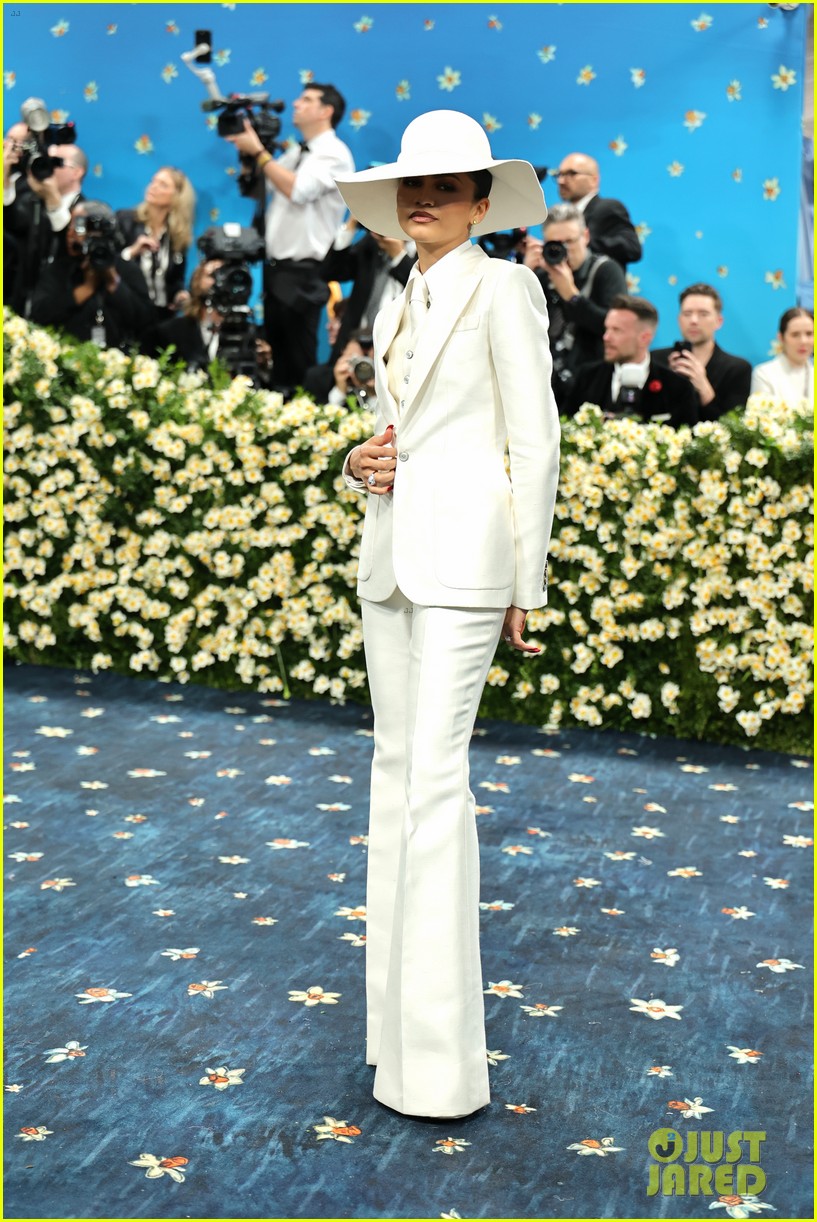 Anna Sawai Speaks Out About Twinning with Zendaya at Met Gala: 'Please ...