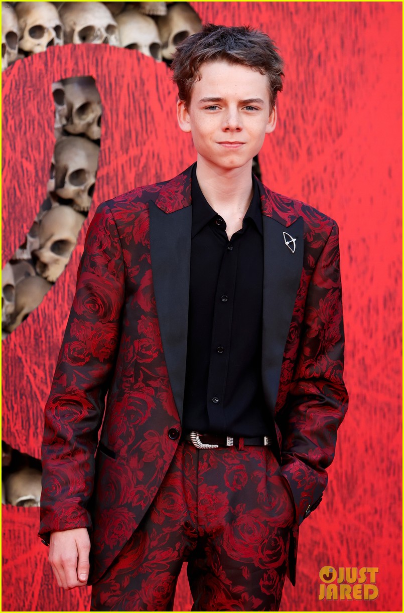 Jodie Comer & Aaron Taylor-Johnson Join Their On-Screen Son Alfie Williams at '28 Years Later ...