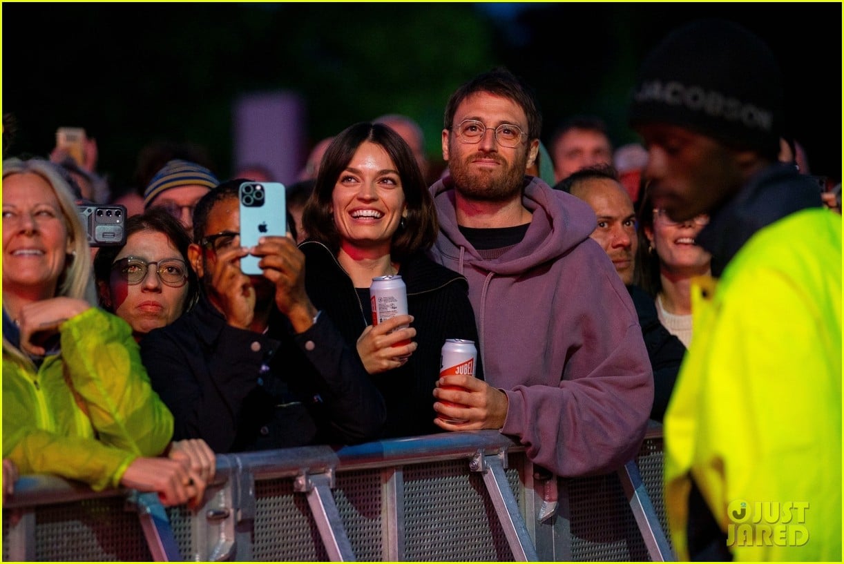 Emma Mackey & Boyfriend Martin Aleman Enjoy Very Rare Night Out at LIDO ...