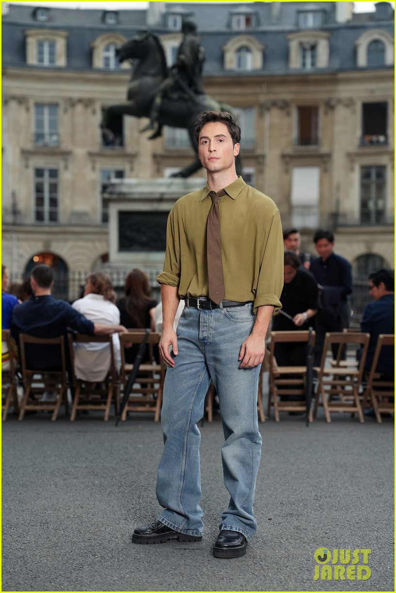 Sarah Paulson Joins 'Overcompensating' Stars Benito Skinner & Adam ...