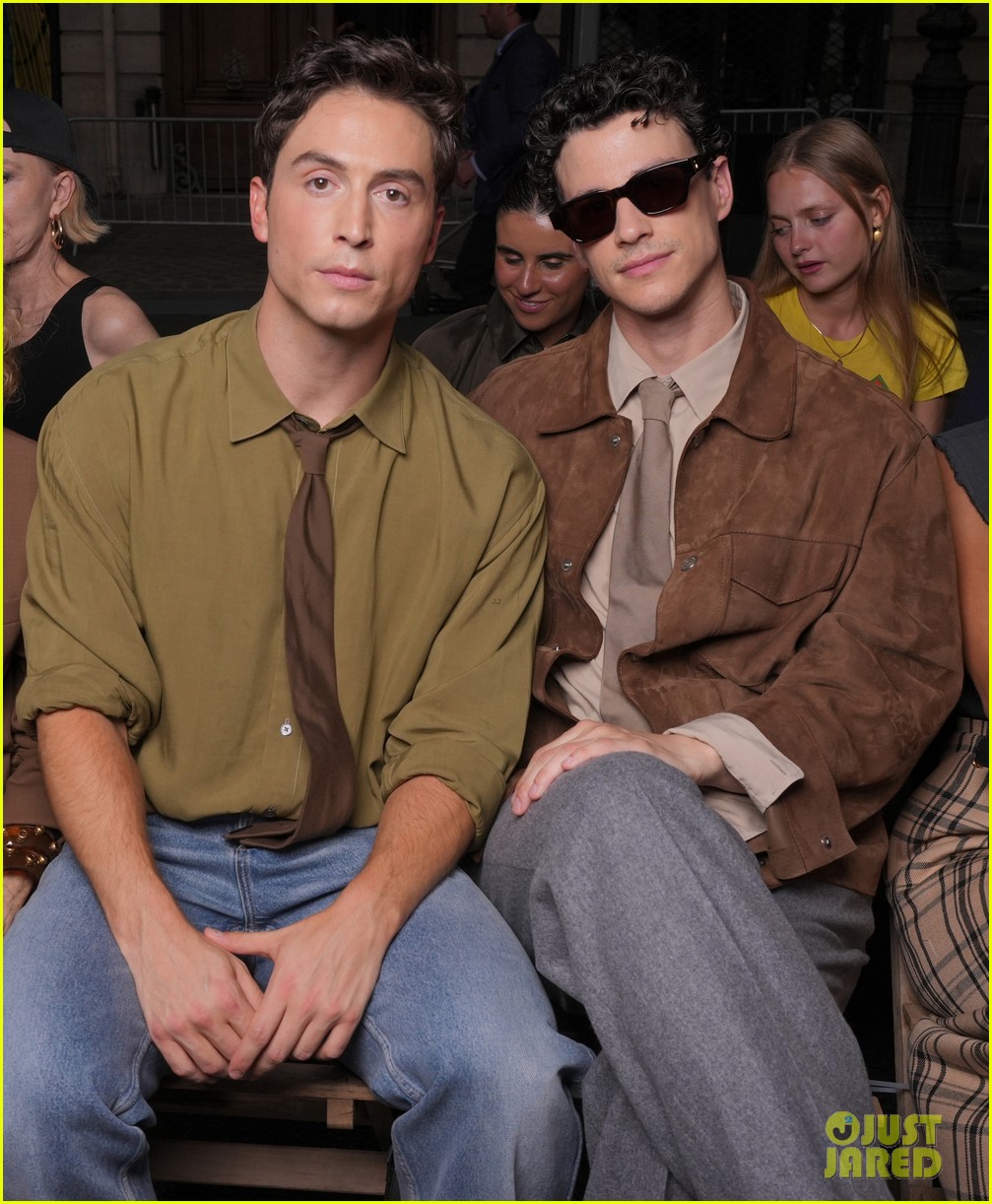 Sarah Paulson Joins 'Overcompensating' Stars Benito Skinner & Adam ...