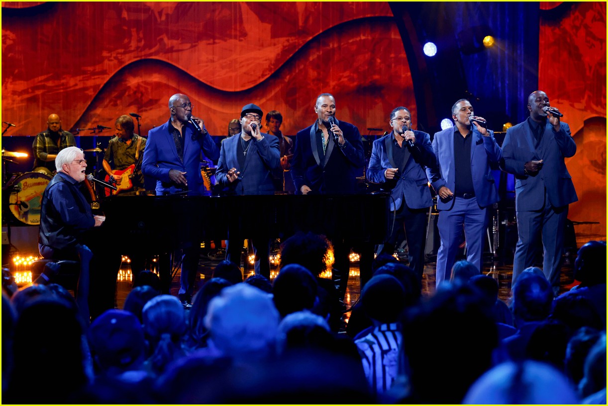 'A Grammy Salute to the Beach Boys' - Performers, Celeb Guests & Song ...