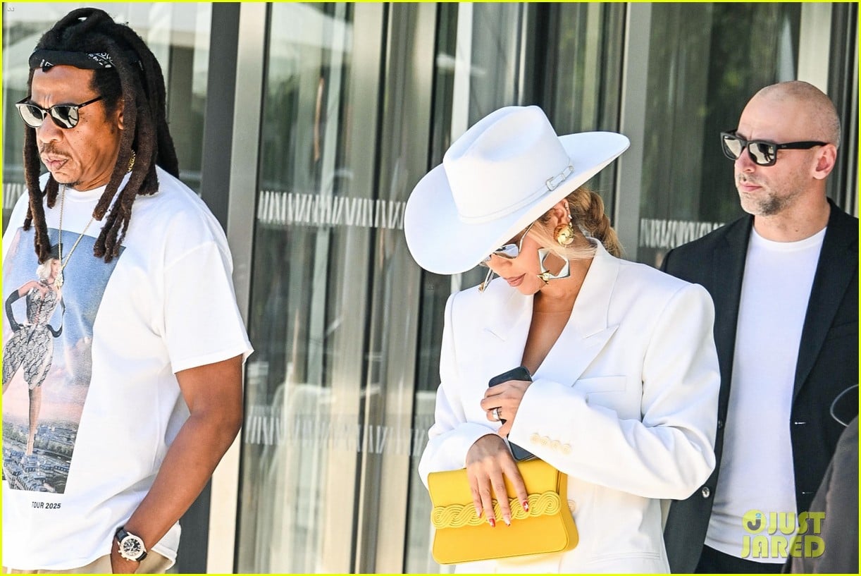 Beyonce & Jay Z Photographed in Paris After Latest 'Cowboy Carter ...
