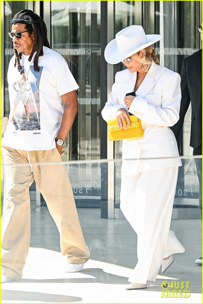 Beyonce & Jay Z Photographed in Paris After Latest 'Cowboy Carter ...