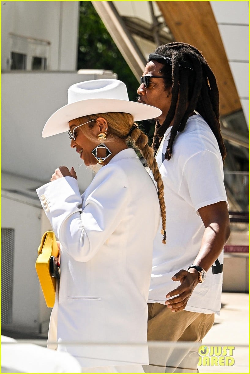 Beyonce & Jay Z Photographed in Paris After Latest 'Cowboy Carter ...