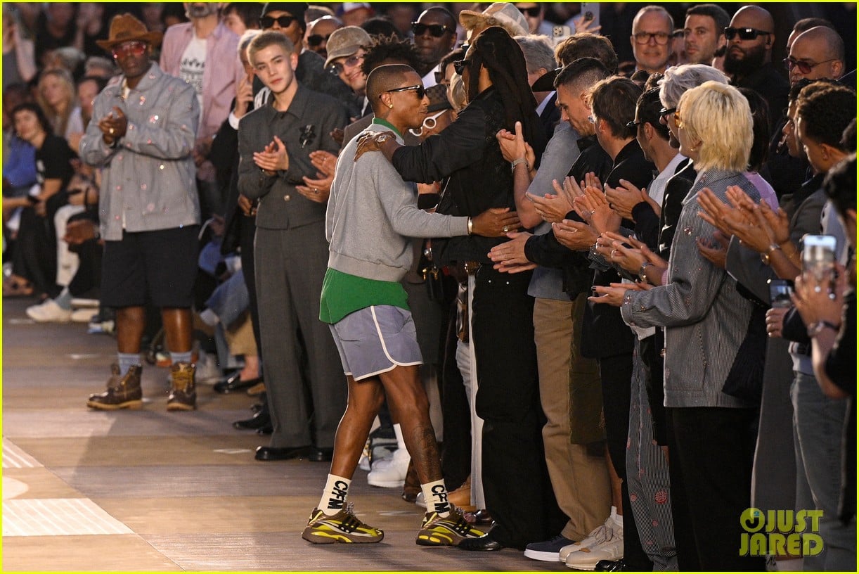 Photo: beyonce jay z louis vuitton show 03 | Photo 5175097 | Just Jared ...