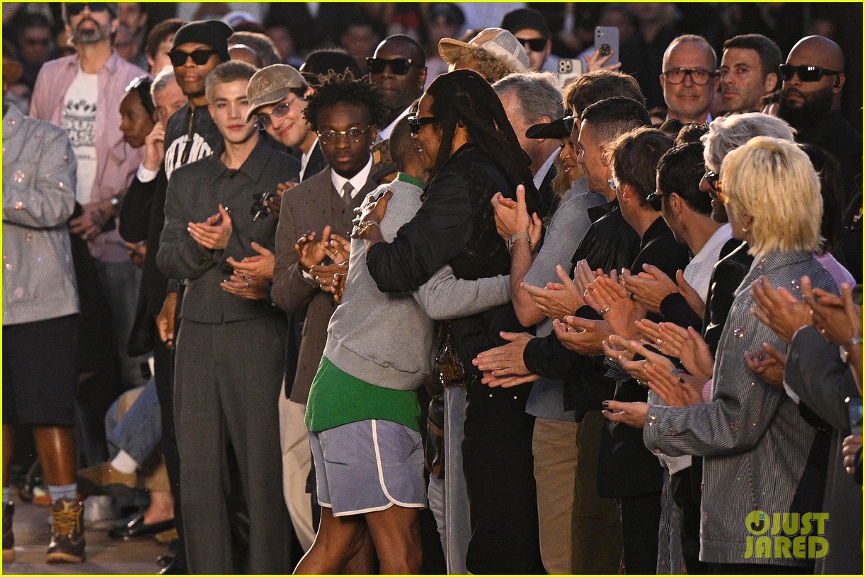 Photo: beyonce jay z louis vuitton show 08 | Photo 5175102 | Just Jared ...