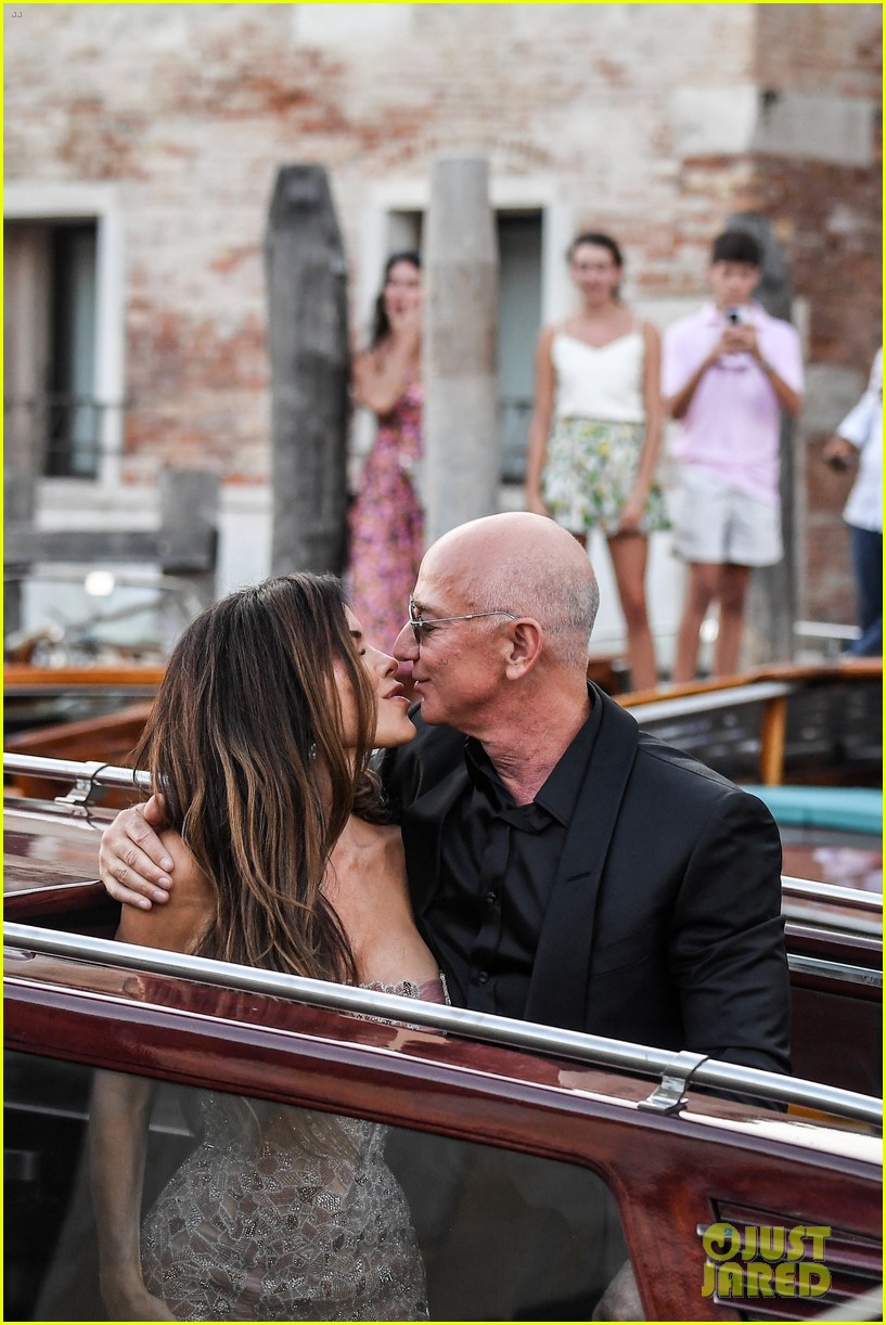 Jeff Bezos & Lauren Sanchez Throw 'Dolce Notte' Post-Wedding Party with ...