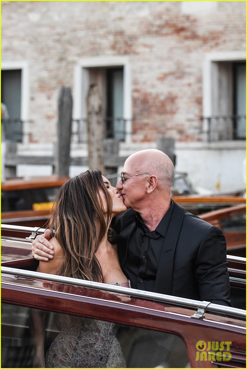 Jeff Bezos & Lauren Sanchez Throw 'Dolce Notte' Post-Wedding Party with ...