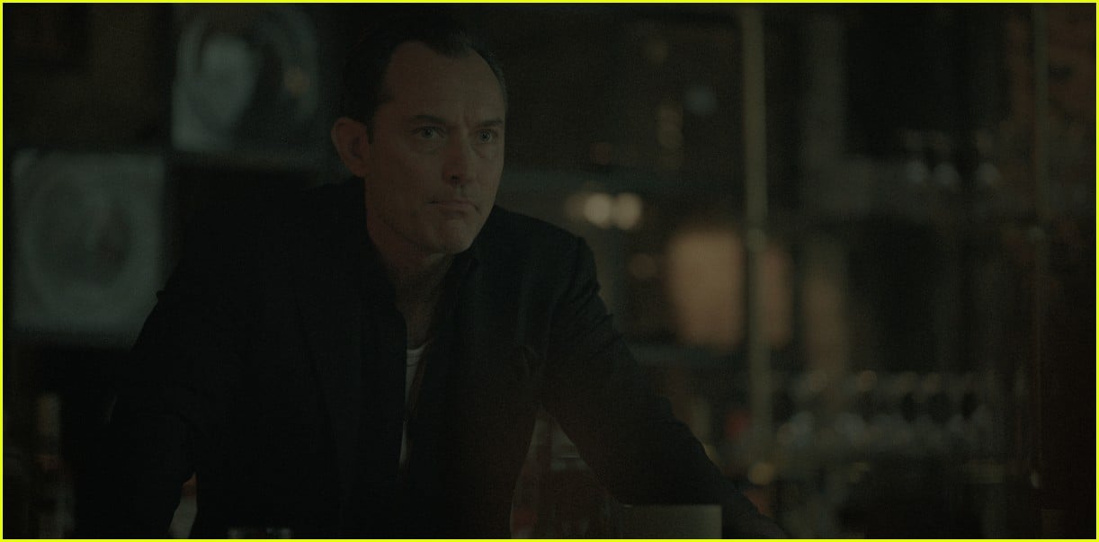 Netflix Announces Premiere Date & Debuts First Look Photos at 'Black ...