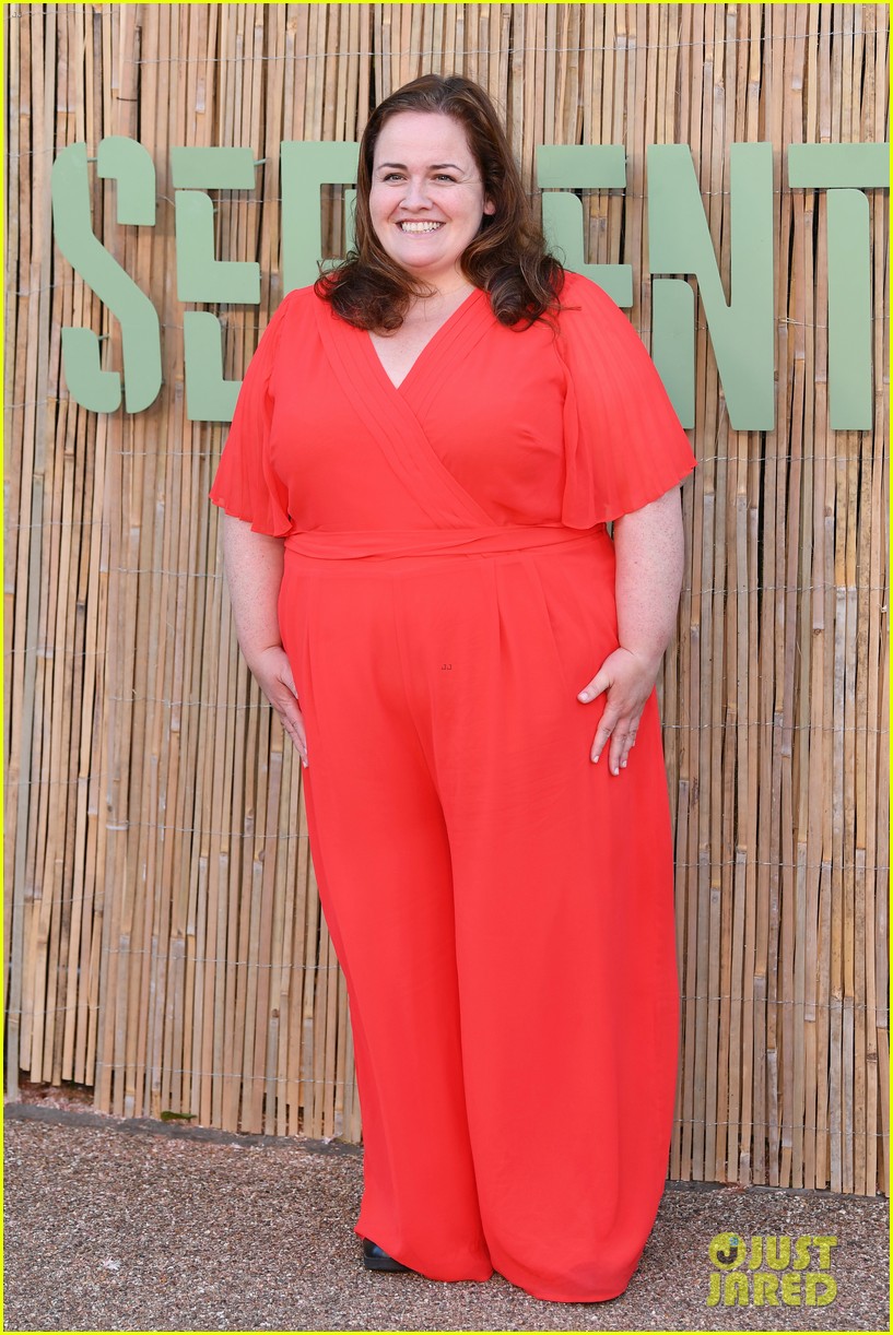 Cate Blanchett Wows in Shell-Covered Corset at Serpentine Gallery ...