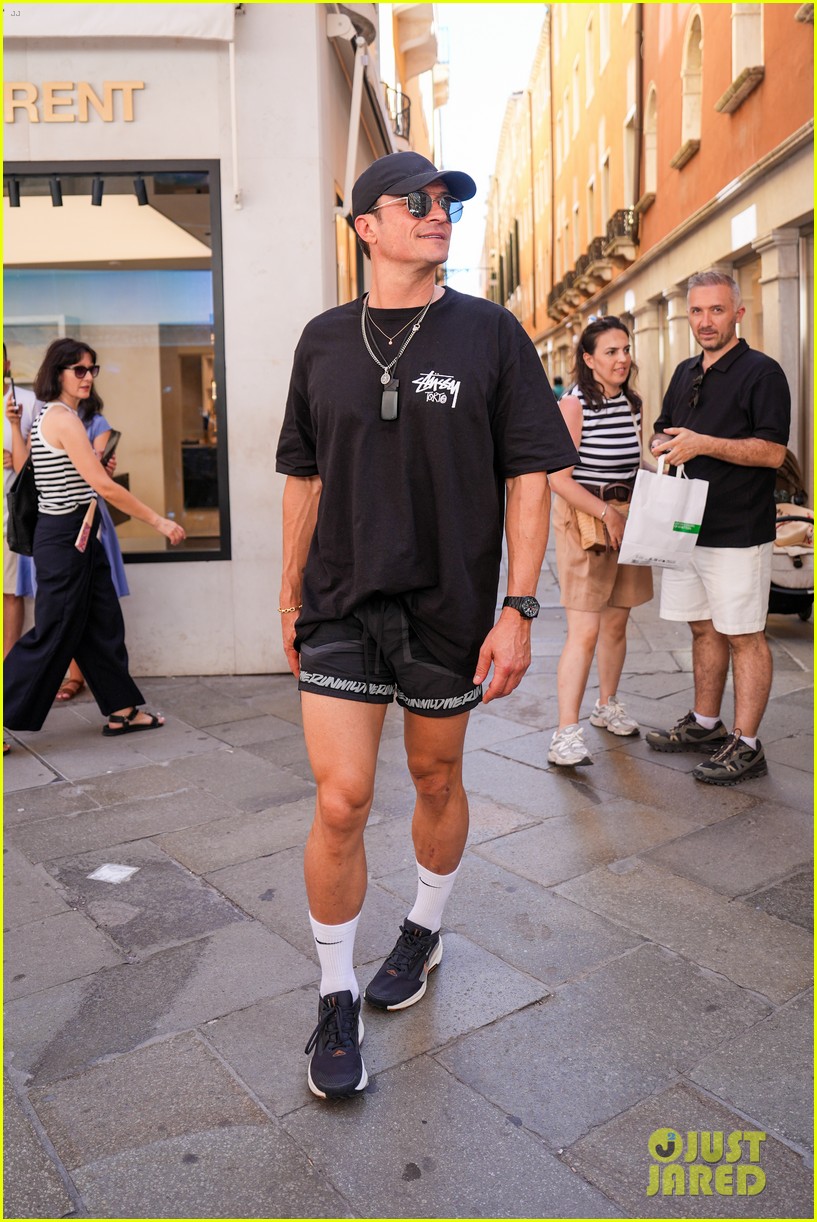 Orlando Bloom & Sydney Sweeney Spotted Hanging Out After Attending Bezos Wedding in Italy: Photo ...