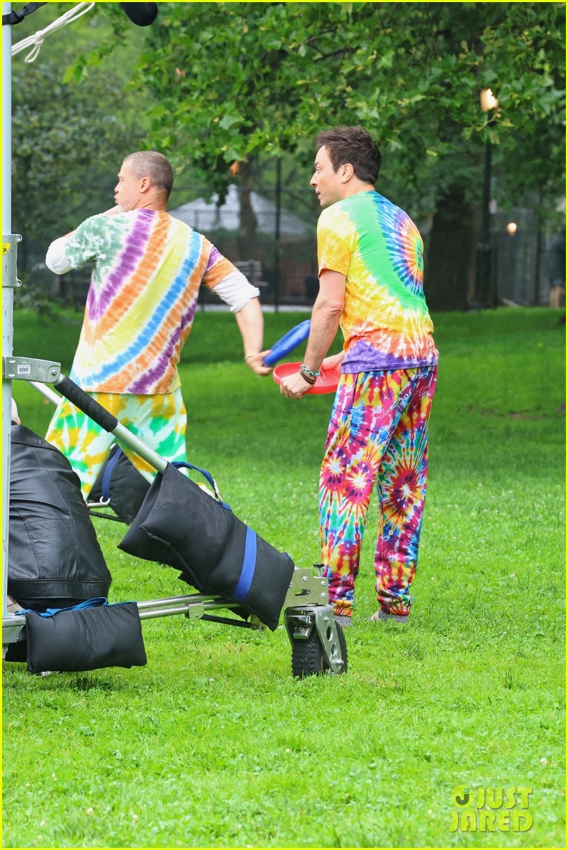 Brad Pitt & Jimmy Fallon Wear Rainbow Tie-Dye Outfits as They Film 'The ...