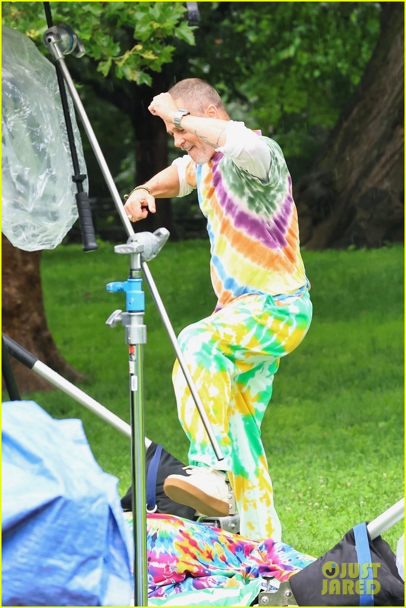Brad Pitt & Jimmy Fallon Wear Rainbow Tie-Dye Outfits as They Film 'The ...