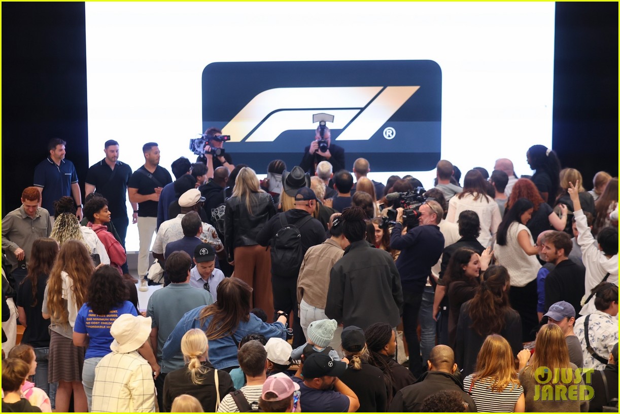 Photo: brad pitt continues to promote f1 movie with apple store q a ...