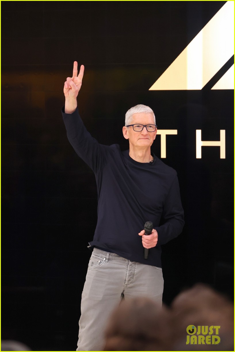 Brad Pitt Continues 'F1' Movie Promotion at Apple Store Q&A With CEO ...