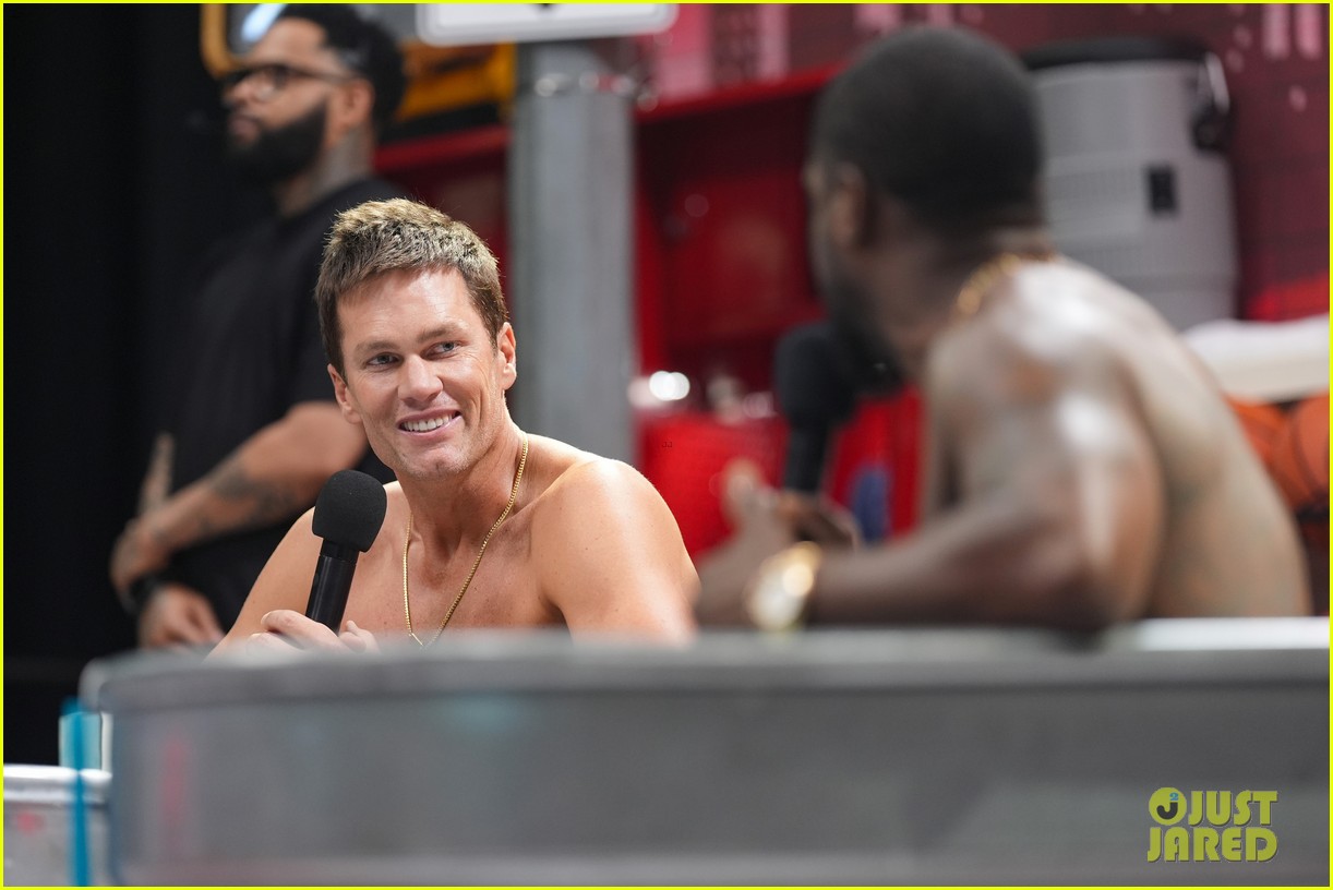 Tom Brady Goes Shirtless & Looks Ripped While Doing a Live Cold Plunge ...