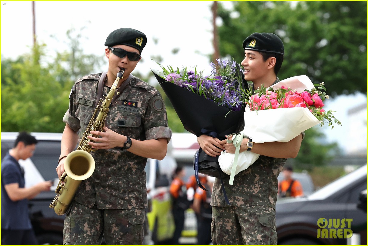 BTS Members Jimin, Jungkook, RM & V Discharged From Military Service: Photo 5171003 | Music ...
