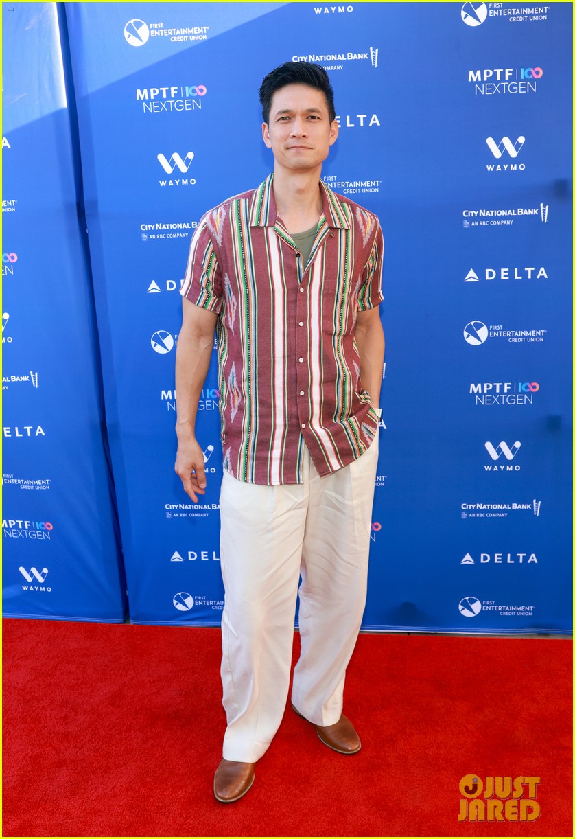 Joshua Jackson & Busy Philipps Have a 'Dawson's Creek' Reunion at MPTF ...