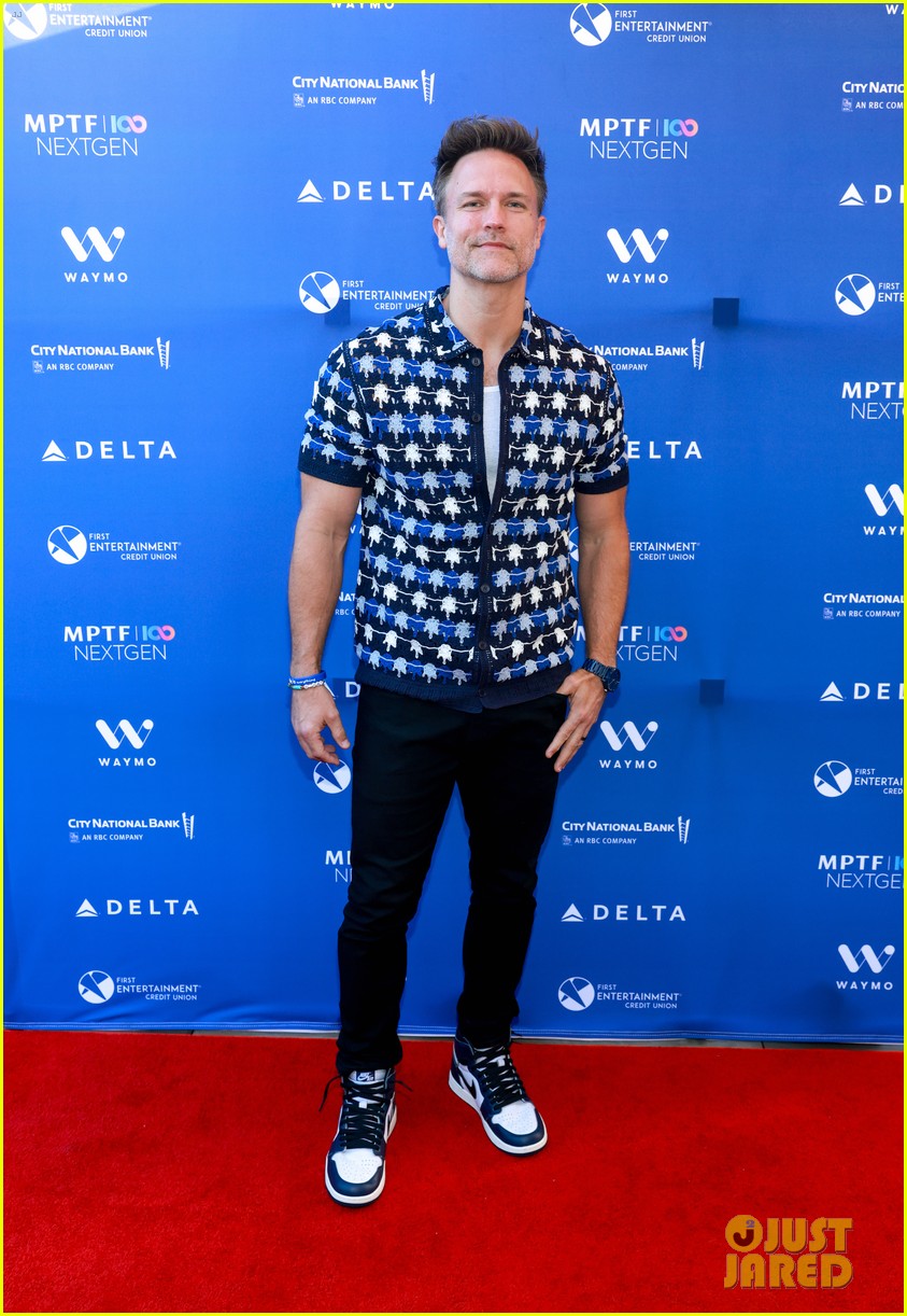 Joshua Jackson & Busy Philipps Have a 'Dawson's Creek' Reunion at MPTF ...