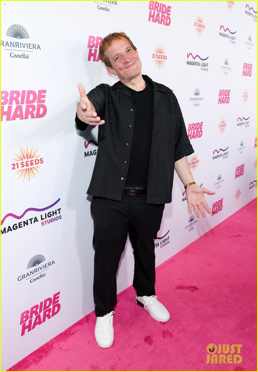 Anna Camp & Girlfriend Jade Whipkey Make Red Carpet Debut at 'Bride ...