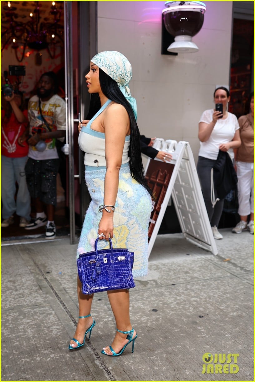 Cardi B Brings Her Kids Kulture & Wave to Her Whipshots Chocolate Shop ...