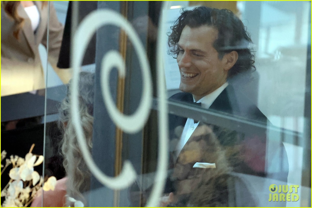 Henry Cavill & Natalie Viscuso Make Rare Red Carpet Appearance at ...