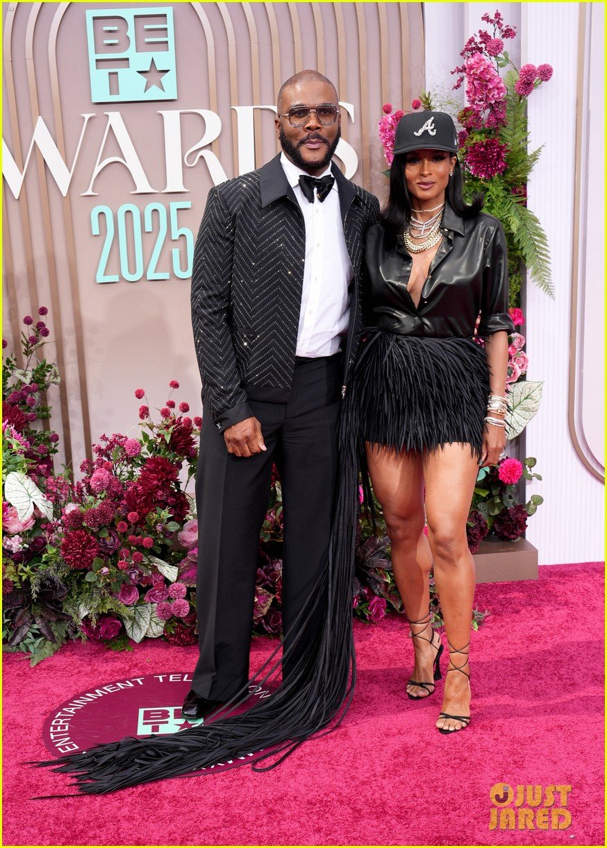Ciara Meets Up with Tyler Perry on BET Awards 2025 Red Carpet: Photo ...