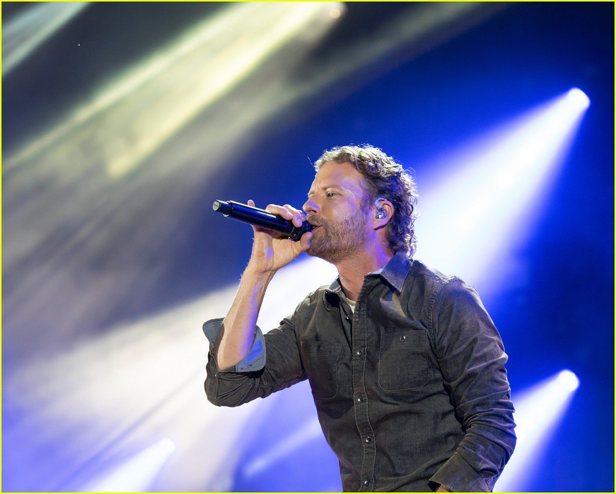 CMA Fest 2025: Performers Lineup & Song List for ABC TV Special ...