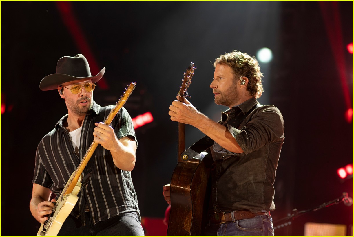 CMA Fest 2025: Performers Lineup & Song List for ABC TV Special ...