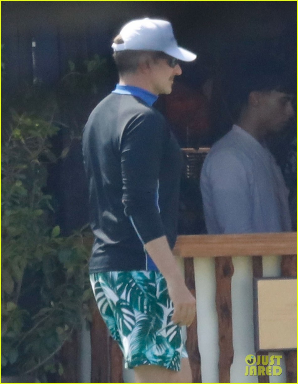 Bradley Cooper Joins Oscar Isaac, Rob Lowe & More For Star-Studded ...