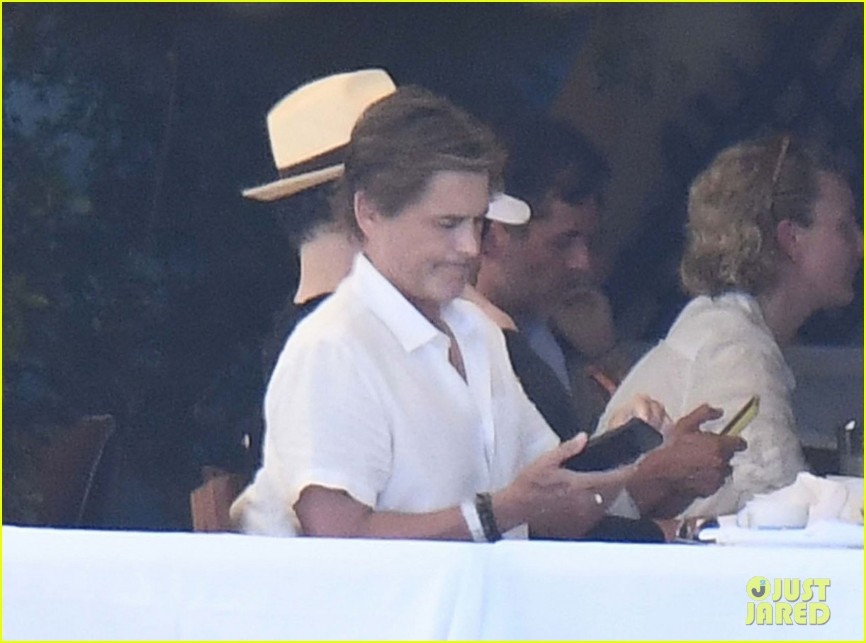 Bradley Cooper Joins Oscar Isaac, Rob Lowe & More For Star-Studded ...