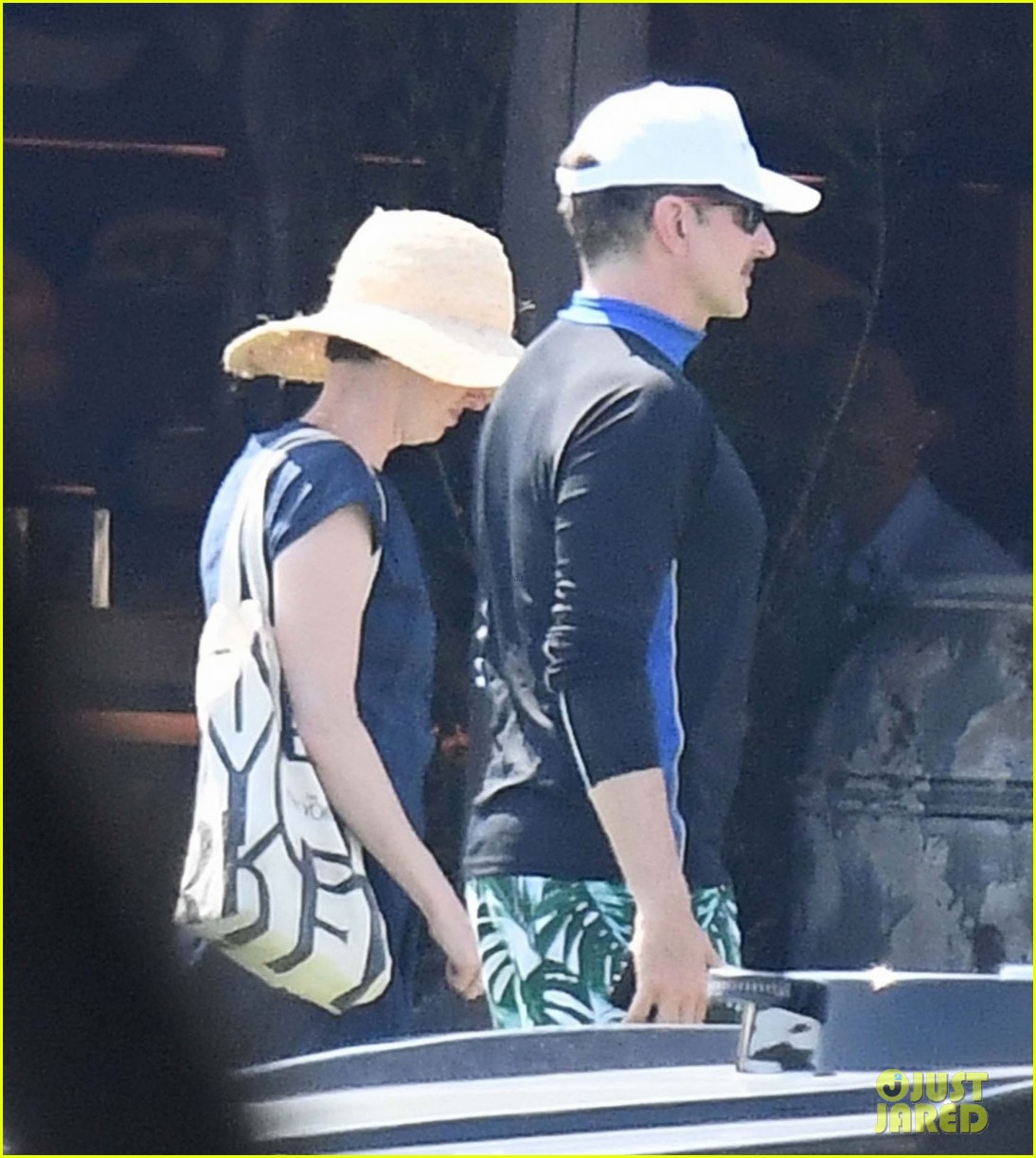 Bradley Cooper Joins Oscar Isaac, Rob Lowe & More For Star-Studded ...