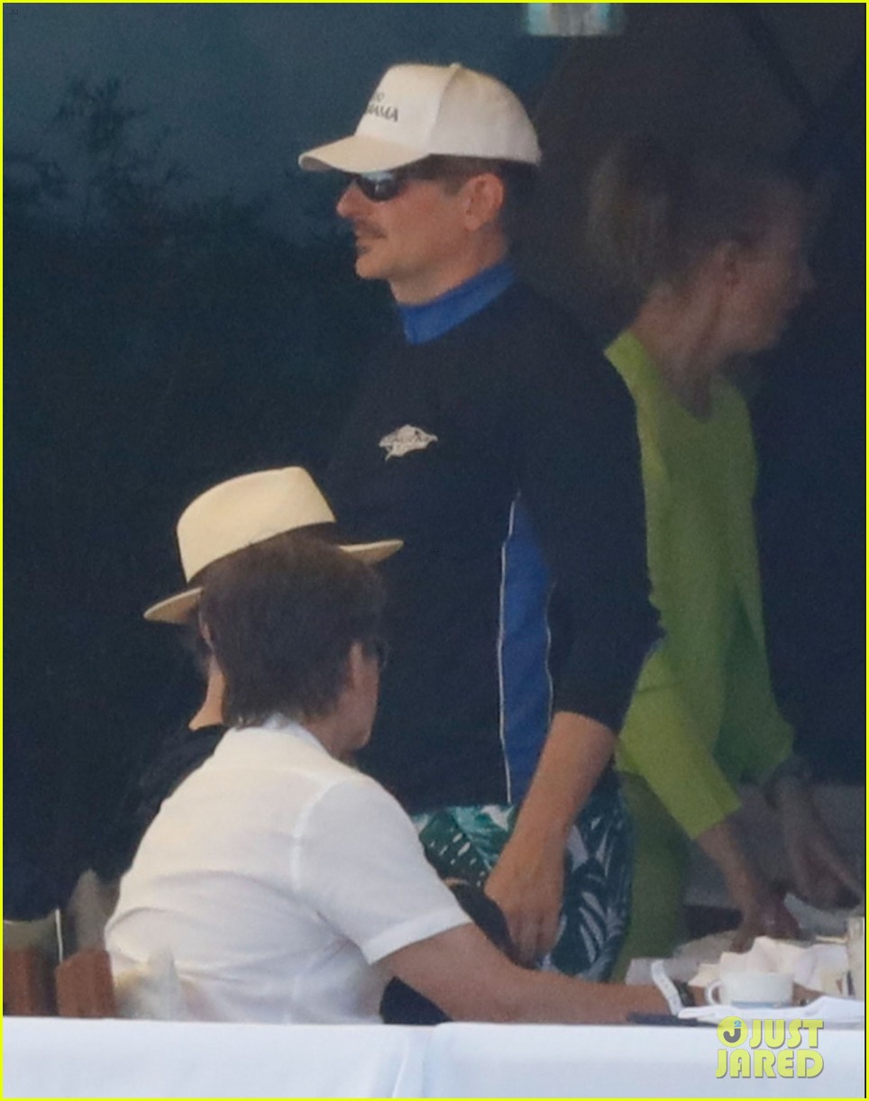 Bradley Cooper Joins Oscar Isaac, Rob Lowe & More For Star-Studded ...