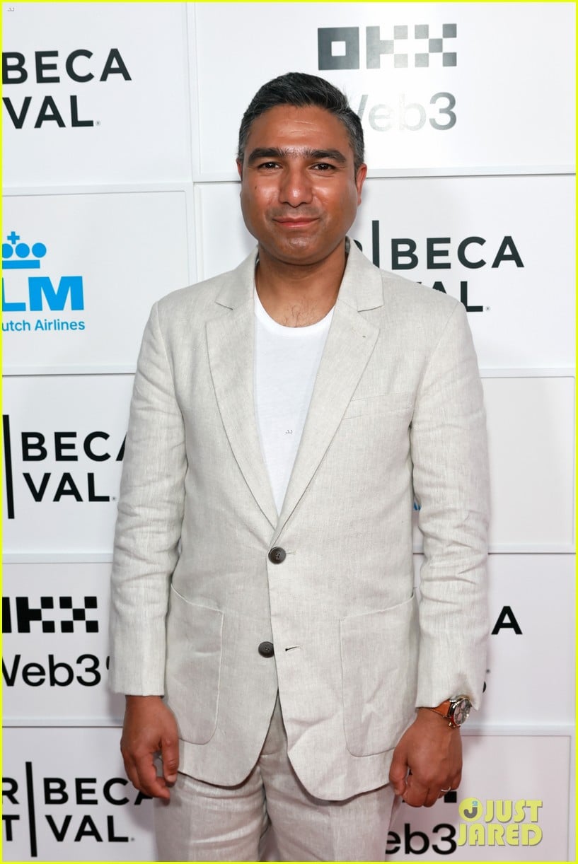 Orlando Bloom Brings His Puppy Along to 'Deep Cover' Tribeca Film ...